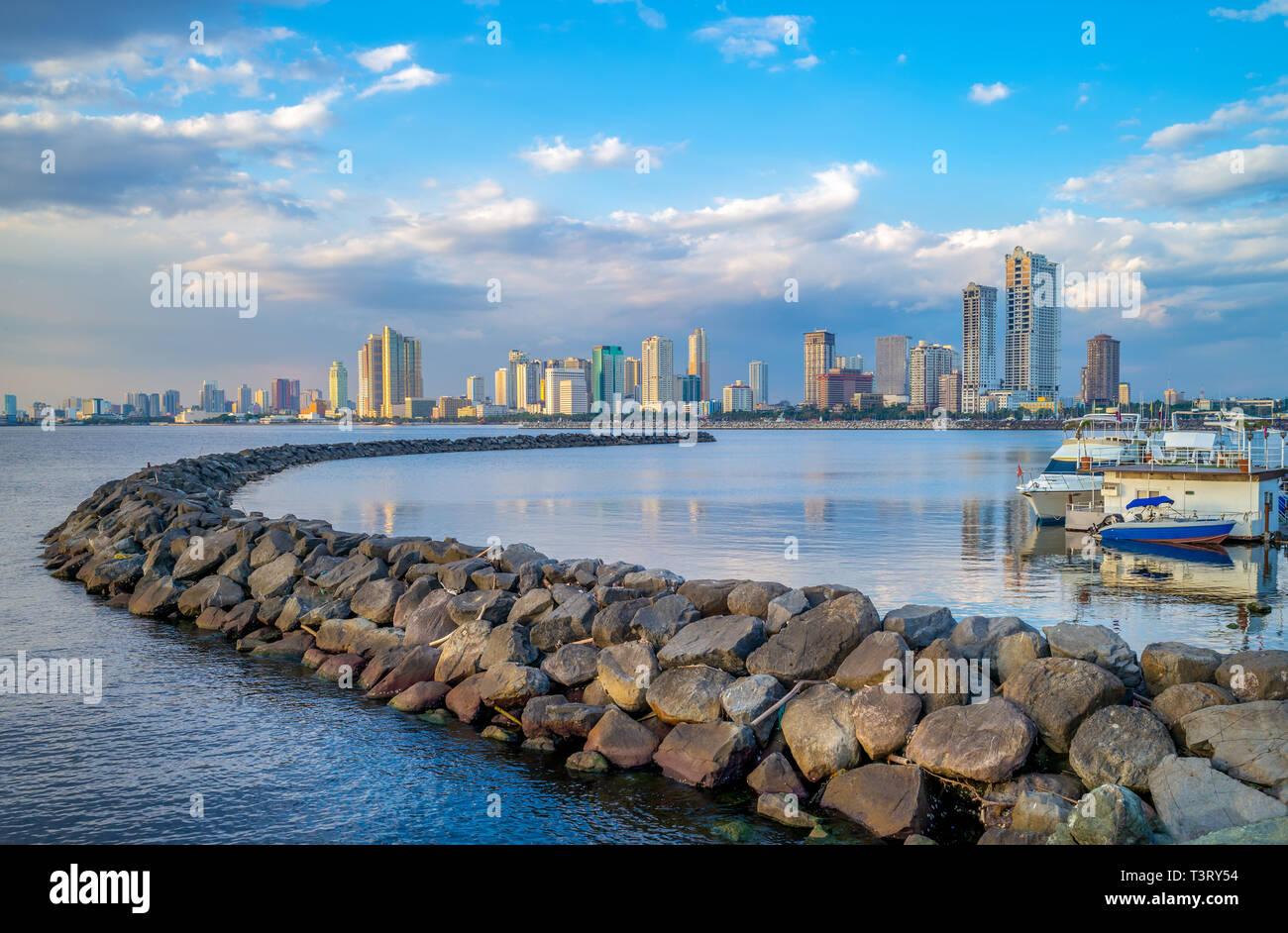 Port of Manila at manila bay, philippines Stock Photo - Alamy