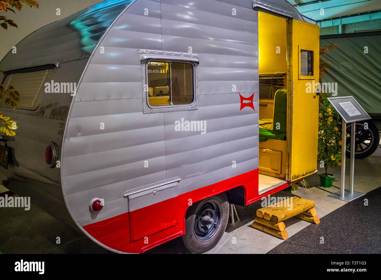 Teardrop caravan hi-res stock photography and images - Alamy