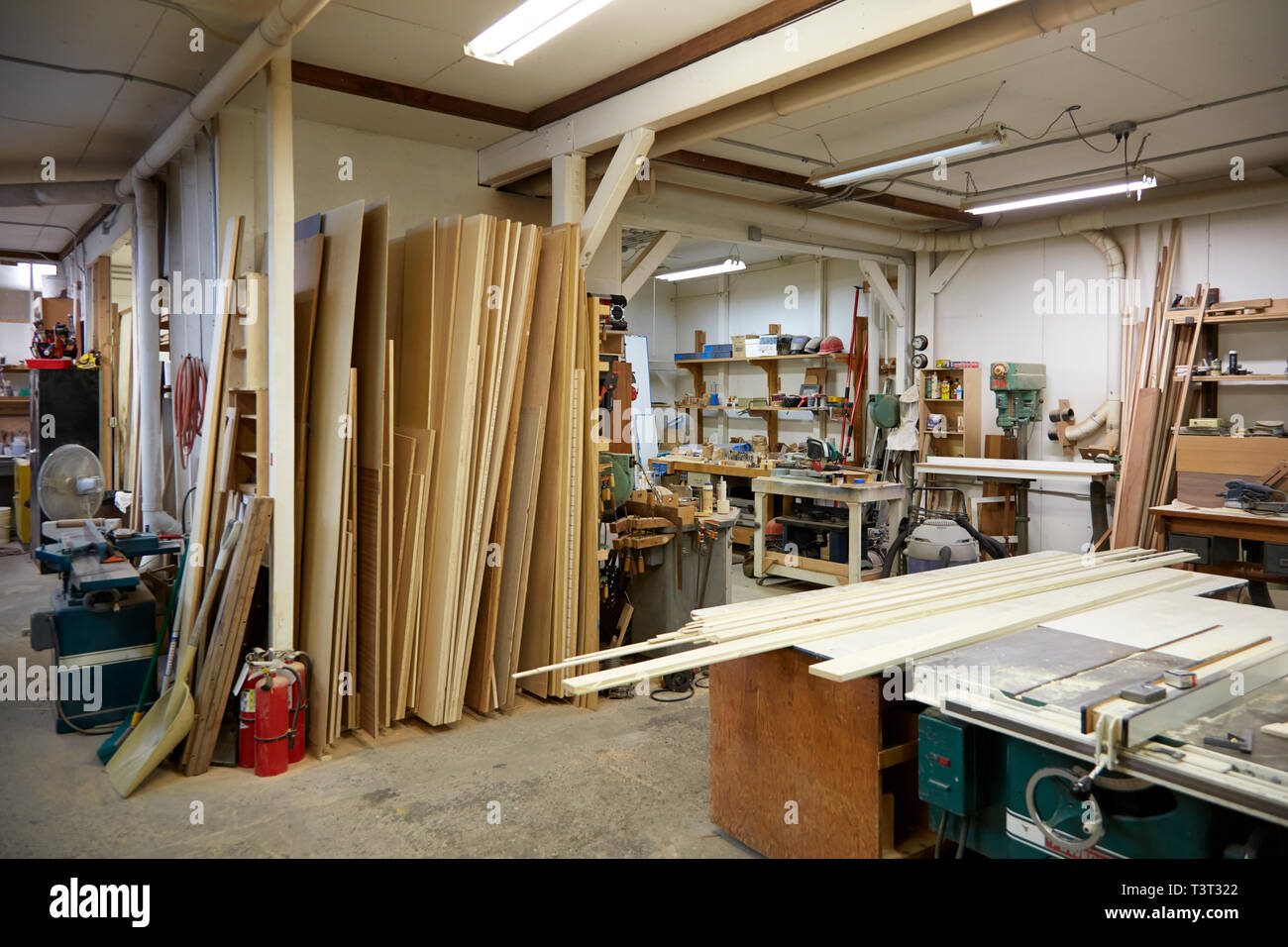 Image workshop work tools hi-res stock photography and images - Alamy