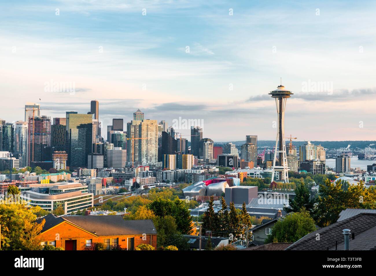 Skyline seattle usa space needle architecture hi-res stock photography ...