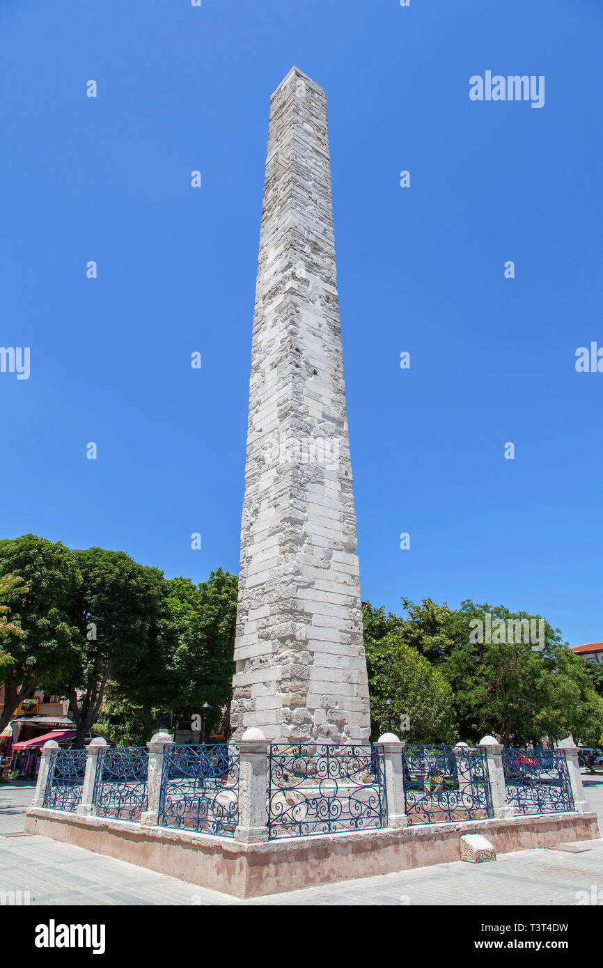 Constantine Obelisk in the Hippodrome of constantinople, Istanbul ...