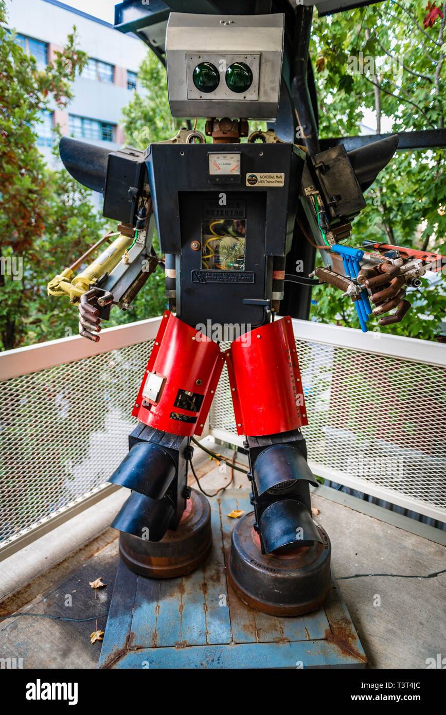 Metropolis robot hi-res stock photography and images - Alamy