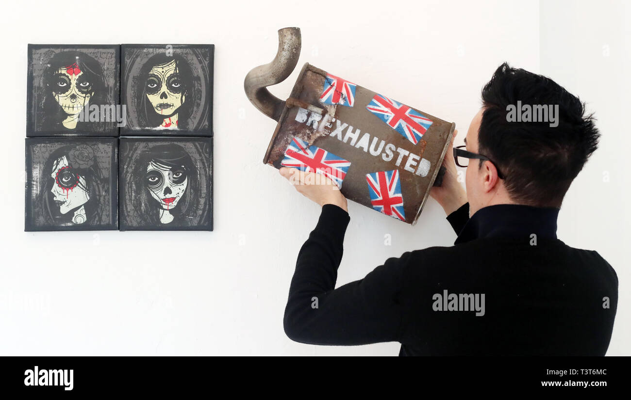 Dino notaro hi-res stock photography and images - Alamy