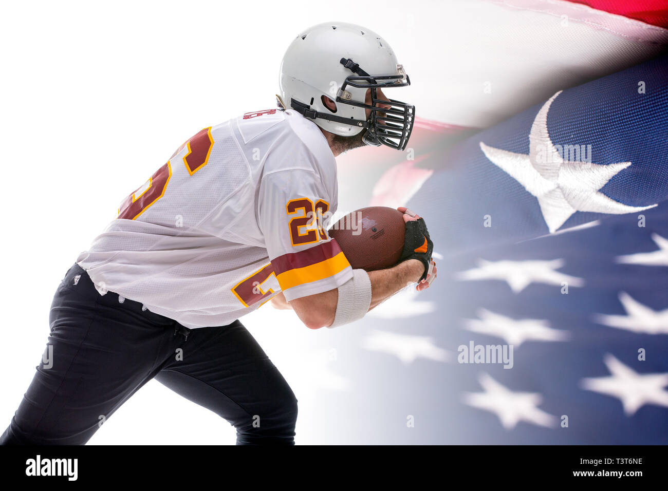 Nfl player in action hi-res stock photography and images - Alamy