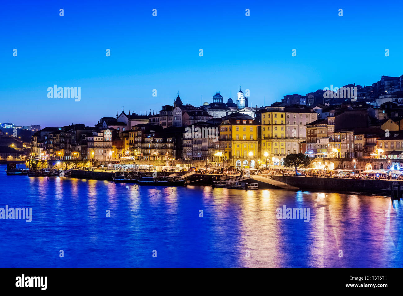 Porto harbour night portugal hi-res stock photography and images - Alamy