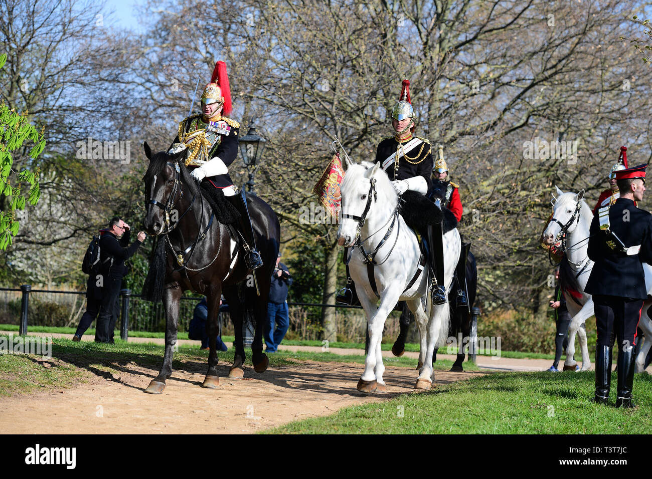 The Household Cavalry Mounted Regiment make their way to Hyde Park ...