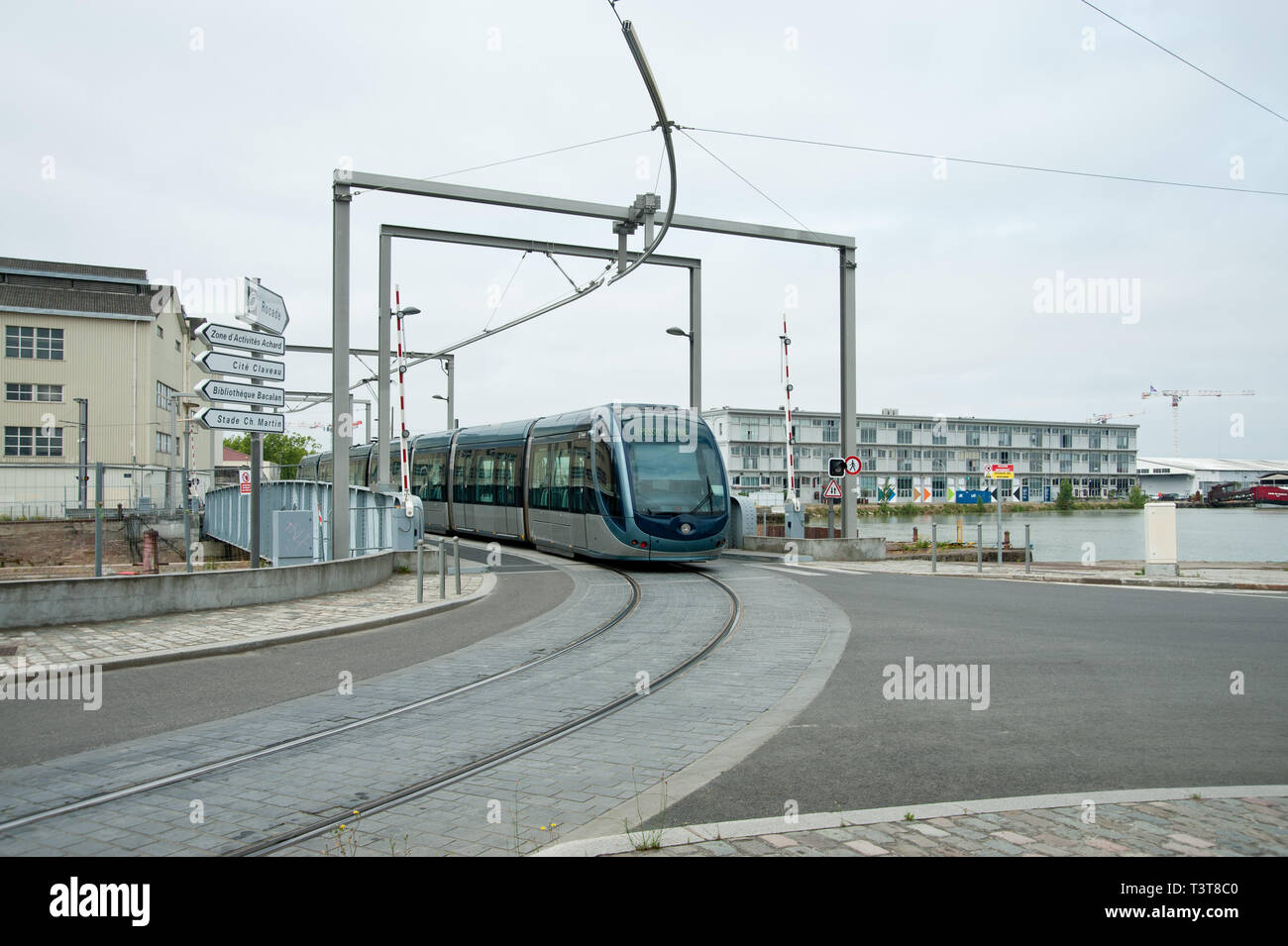 Bordeaux, Tramway, Bassins a Flot Stock Photo - Alamy