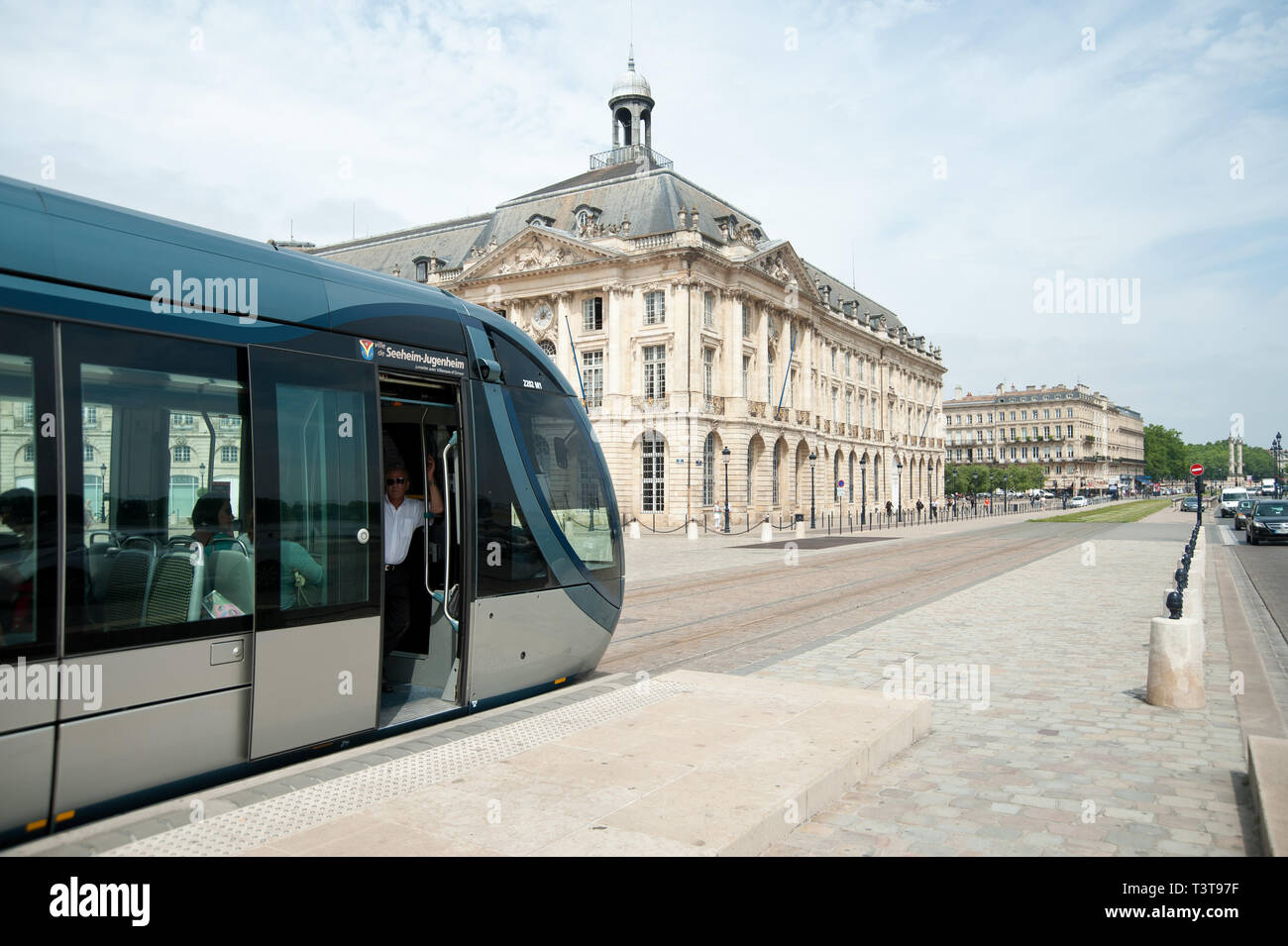 Bordeaux, Tramway, Place de la Bourse Stock Photo - Alamy