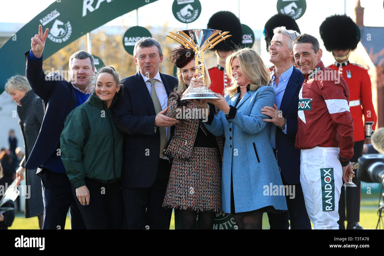 Trainer Gordon Elliott, Eddie O'Leary, Anita Farrell, Michael O'Leary ...