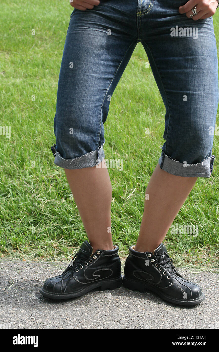 Pretty feet street hi-res stock photography and images - Alamy