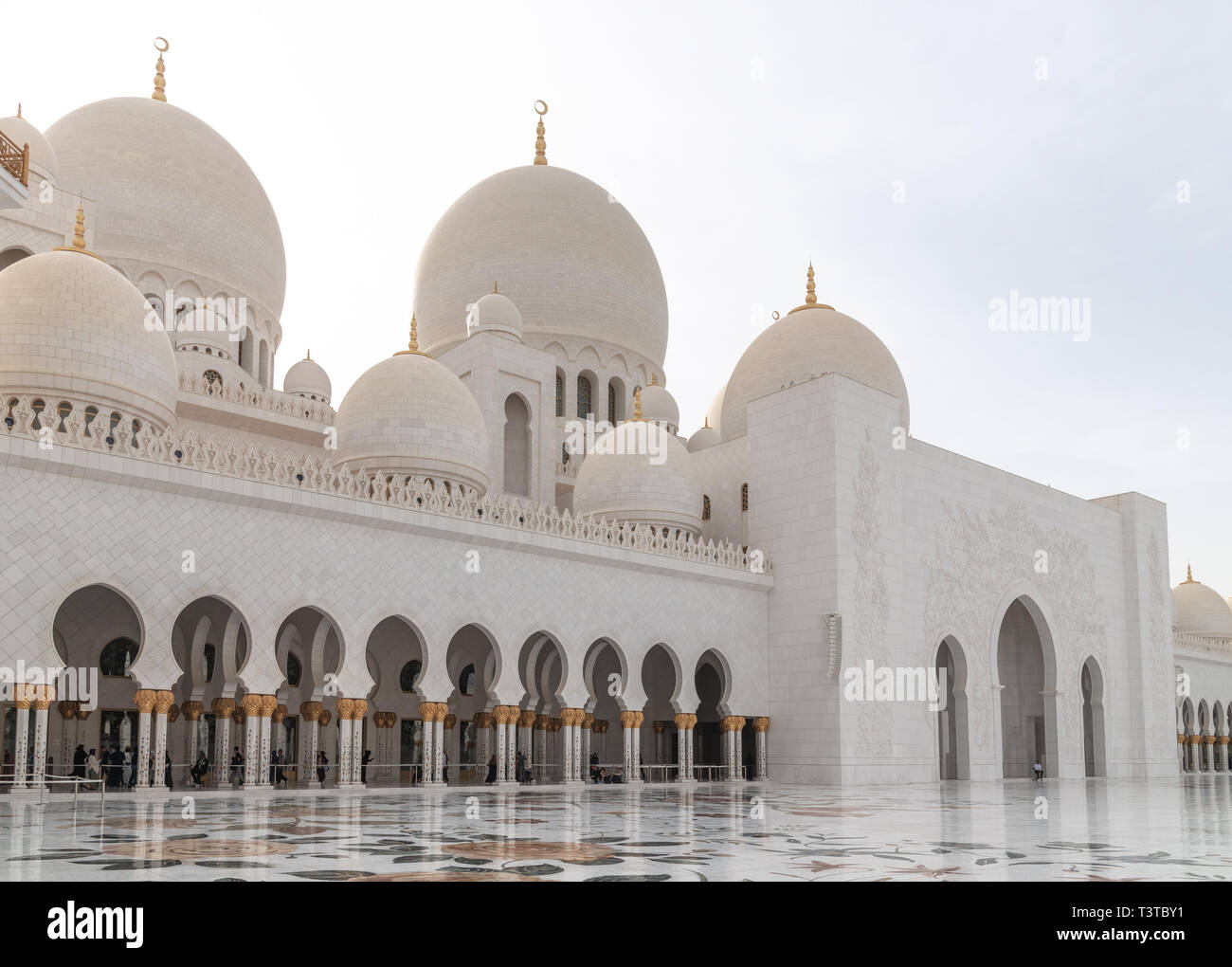 Abu Dhabi, UAE - March 31. 2019. White Sheikh Zayd Grand Mosque Stock ...