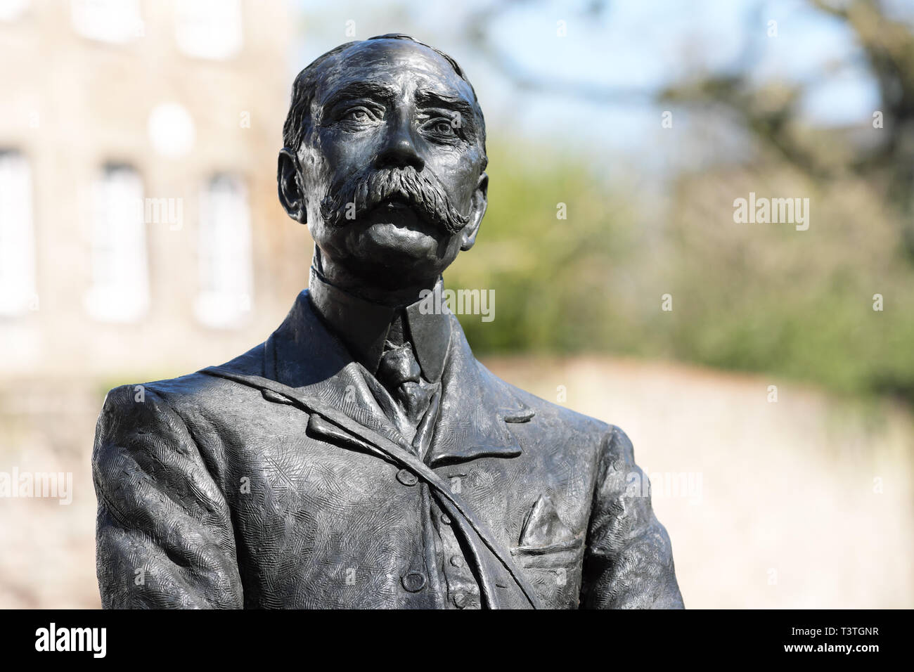 Sir Edward Elgar statue of the English composer in Hereford ...