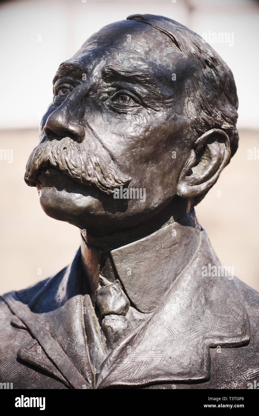 Sir Edward Elgar statue of the English composer in Hereford ...