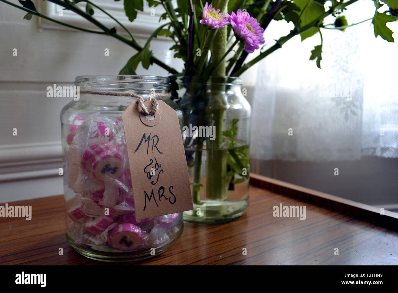 Reuse wedding flowers hi-res stock photography and images - Alamy