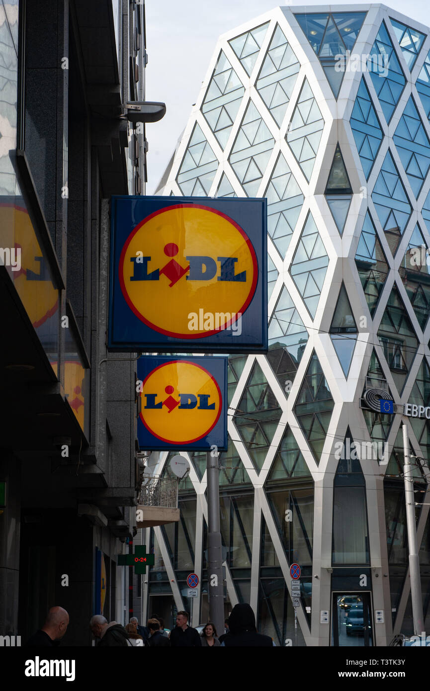 Former supermarket building hi-res stock photography and images - Alamy