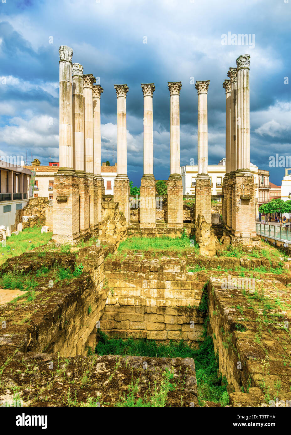 Roman temple landscapes hi-res stock photography and images - Alamy