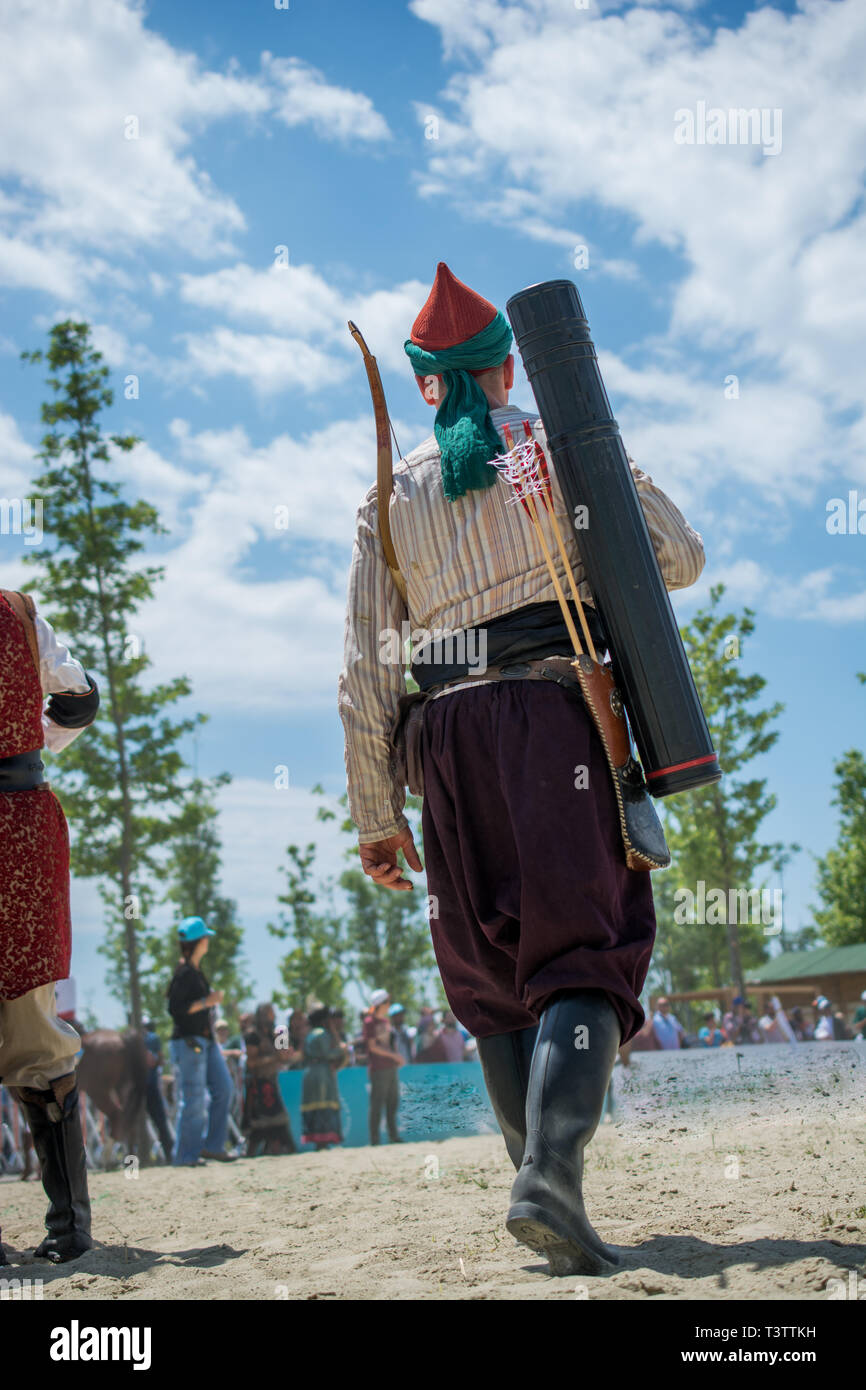 Man wearing traditional turkish hat in the view Stock Photo - Alamy