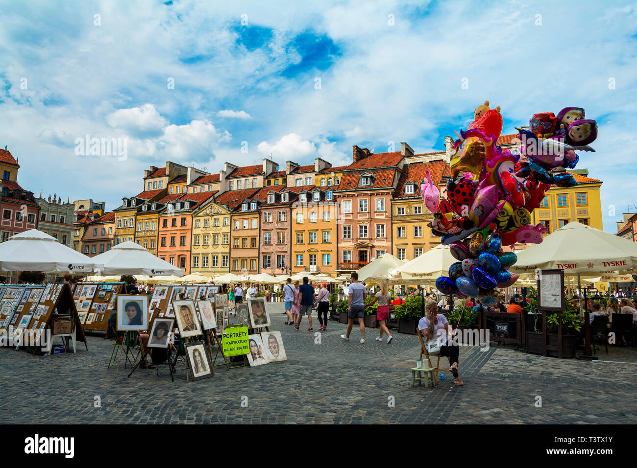 Old Town Market Square (Rynek Starego Miasta) with colorful and ...