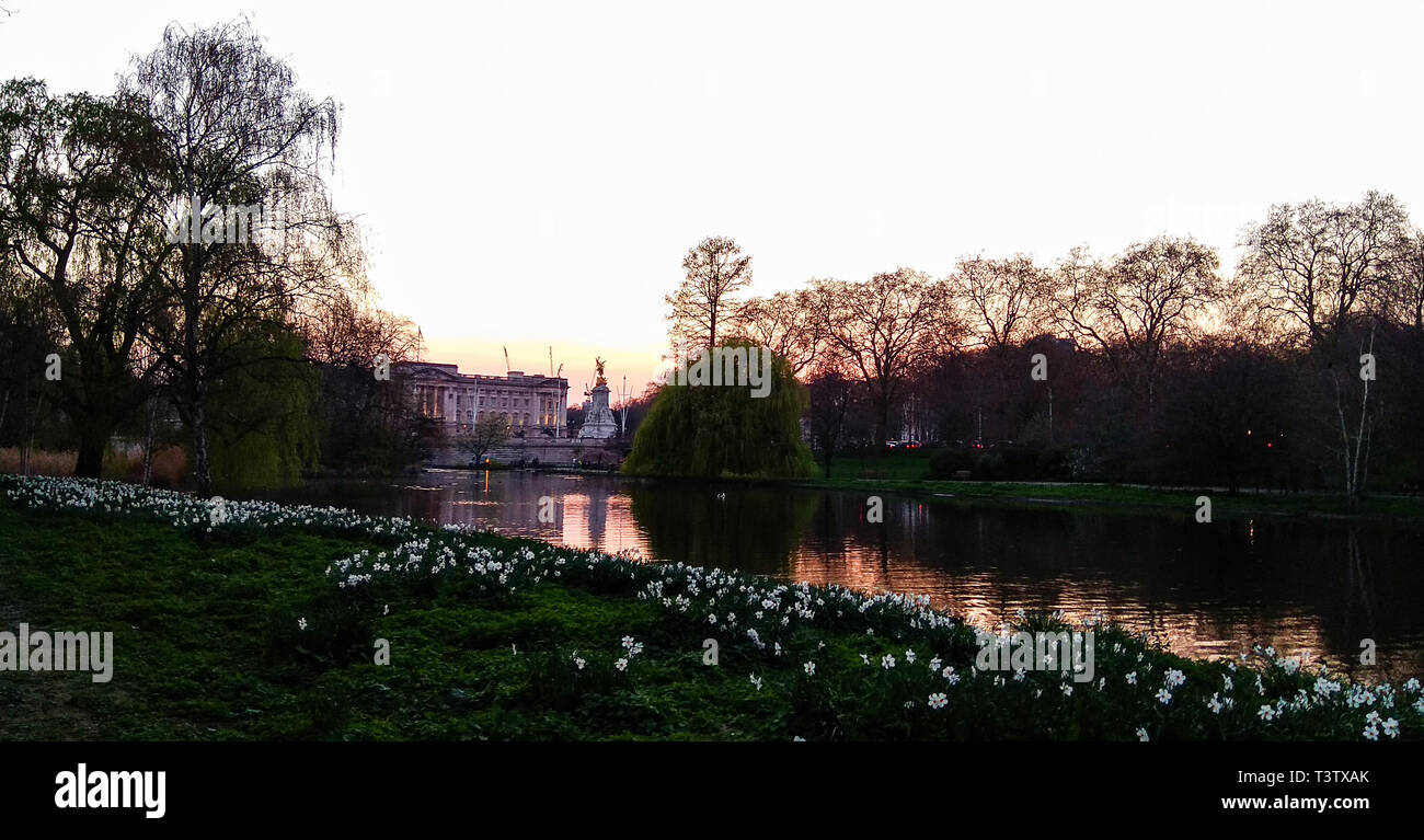 London/United Kingdom - 03/21/2019: View on Buckingham Palace from the ...