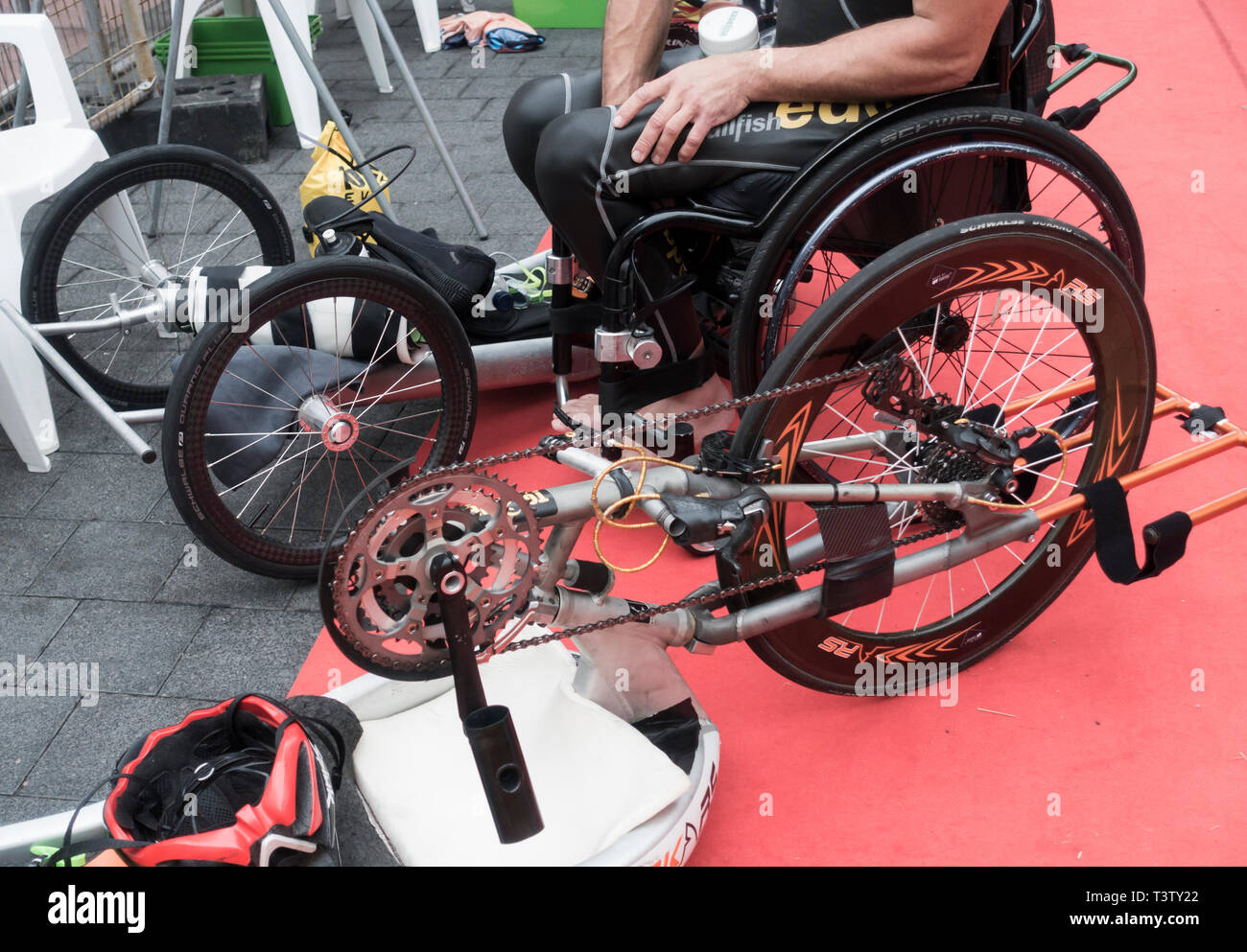Triathlete wheelchair hi-res stock photography and images - Alamy