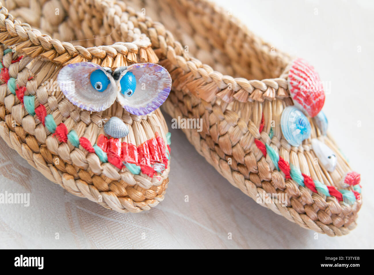 Faces close hi-res stock photography and images - Alamy