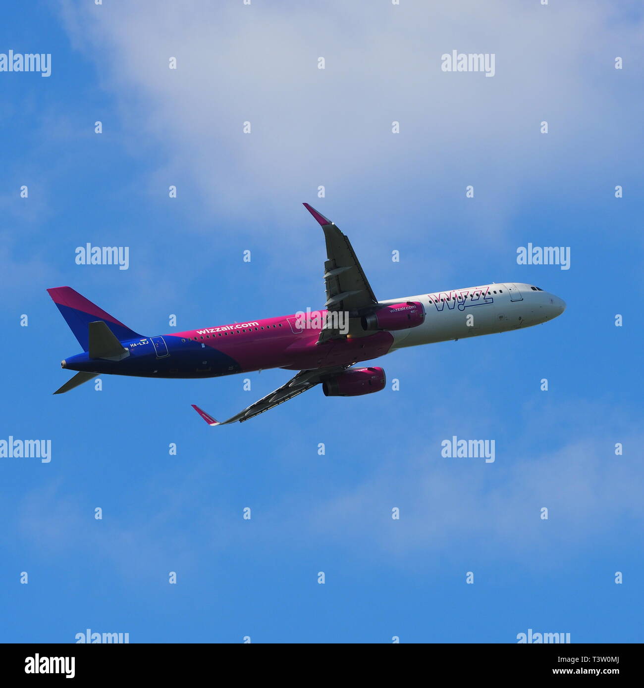Wizz Air passenger jet aircraft taking off from Luton Airport ...