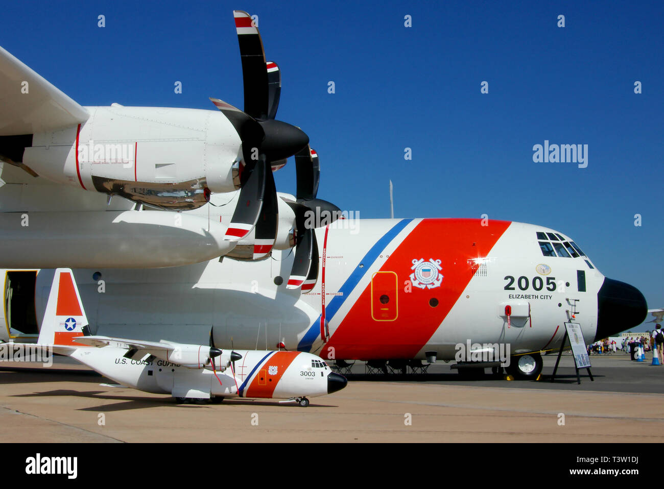 Lockheed c 130 hercules coast guard hi-res stock photography and images ...