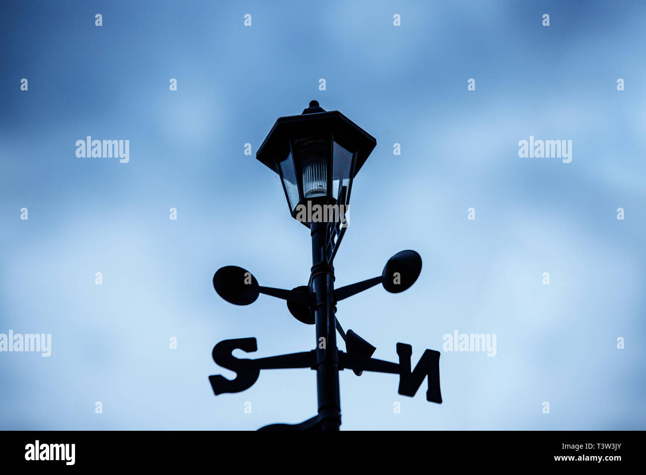 Cardinal direction hi-res stock photography and images - Alamy