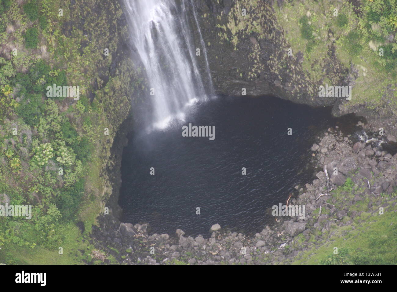 Hiilawe waterfall hawaii hi-res stock photography and images - Alamy