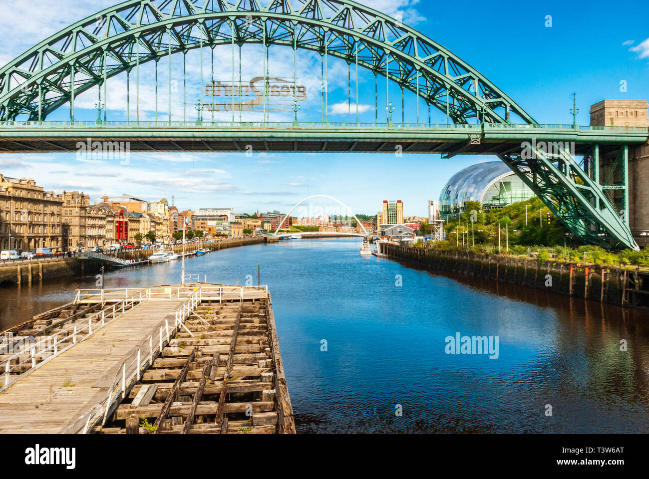 River tyne newcastle upon tyne uk architecture hi-res stock photography ...