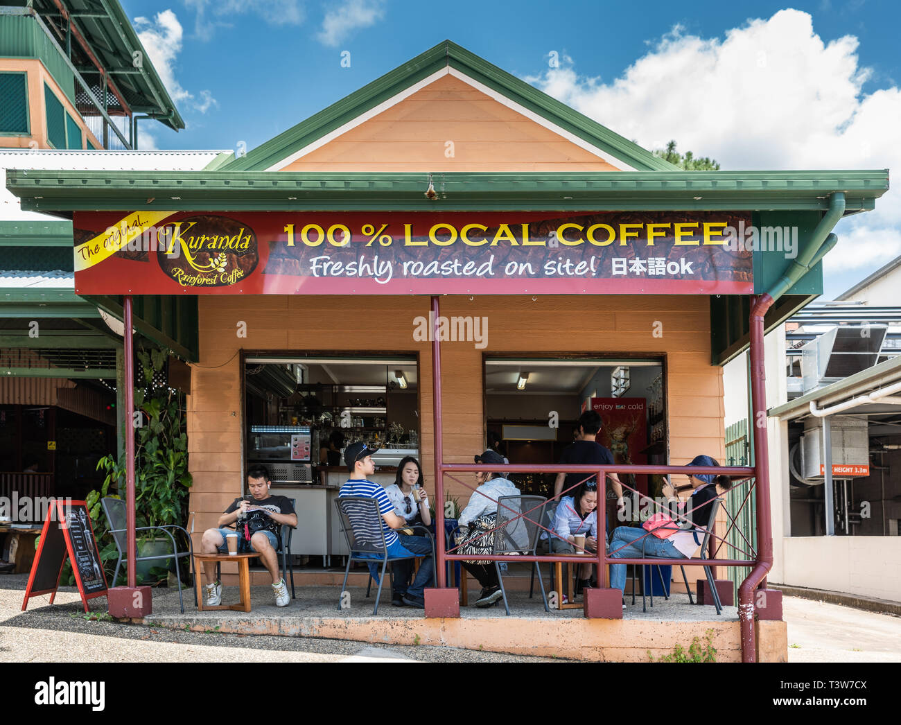 Coffee shop patrons hi-res stock photography and images - Alamy
