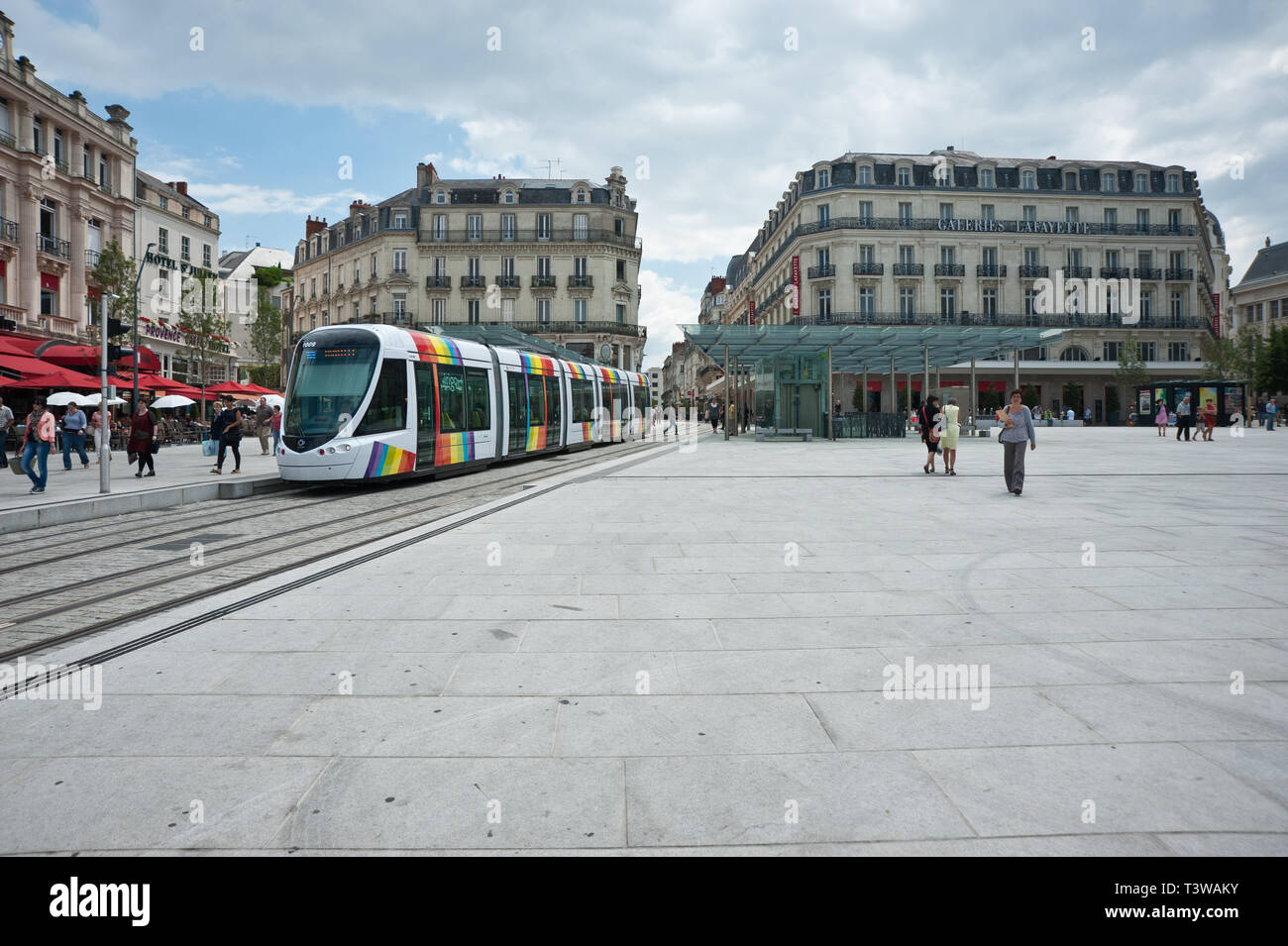 Angers, Place du Ralliement, moderne Straßenbahn - Angers, Place du ...