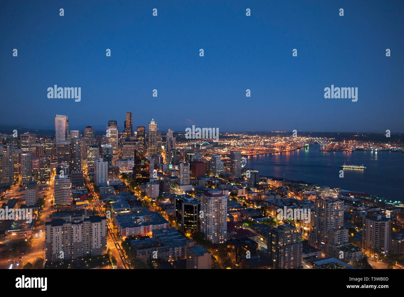 Us and seattle night view panoramic view of the sky hi-res stock ...