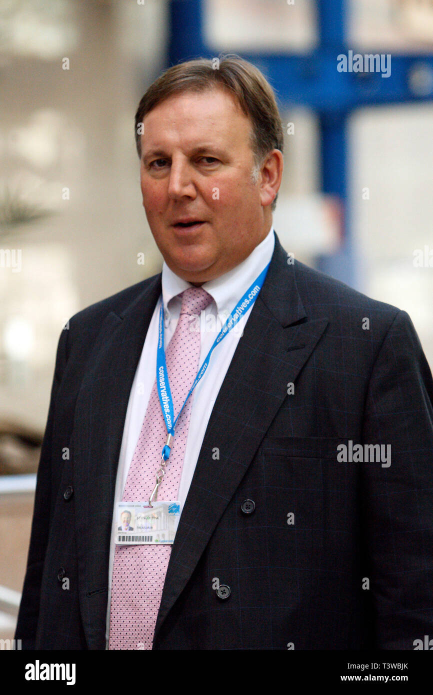 British fund manager hi-res stock photography and images - Alamy