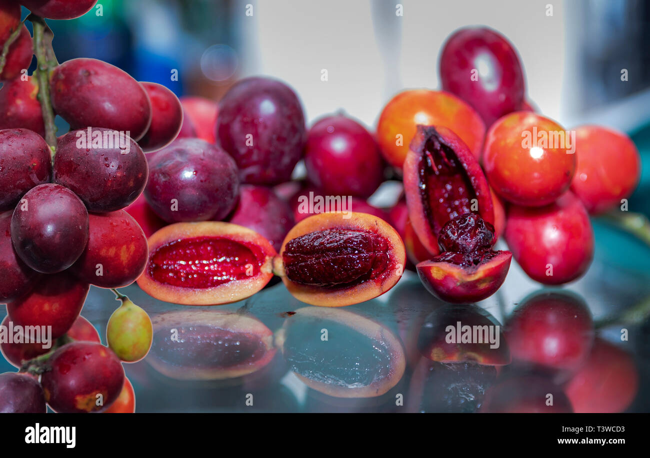 Foreign fruits in bangladesh hi-res stock photography and images - Alamy