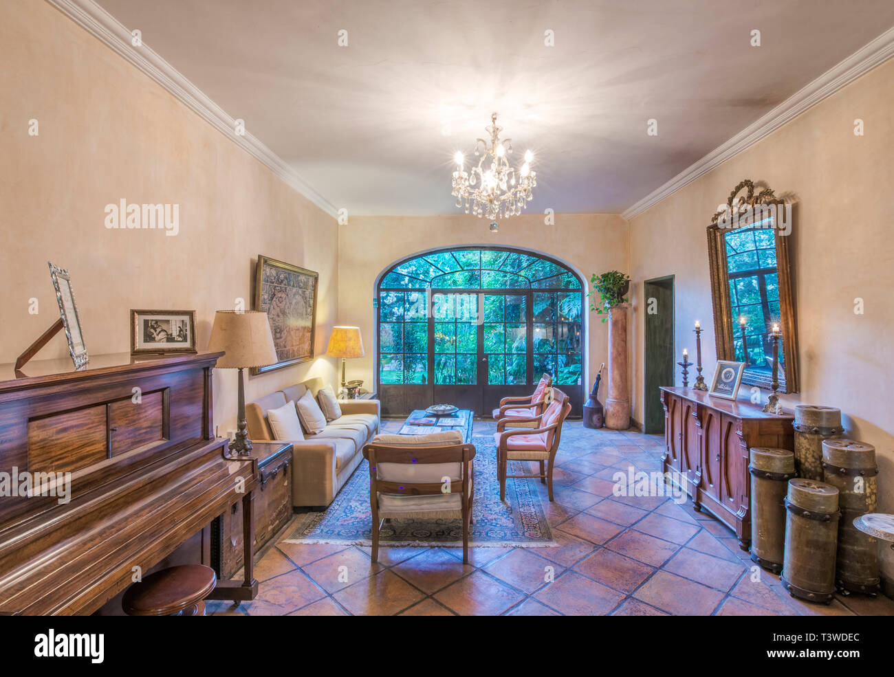 Sofa and chairs in traditional hotel lobby Stock Photo - Alamy