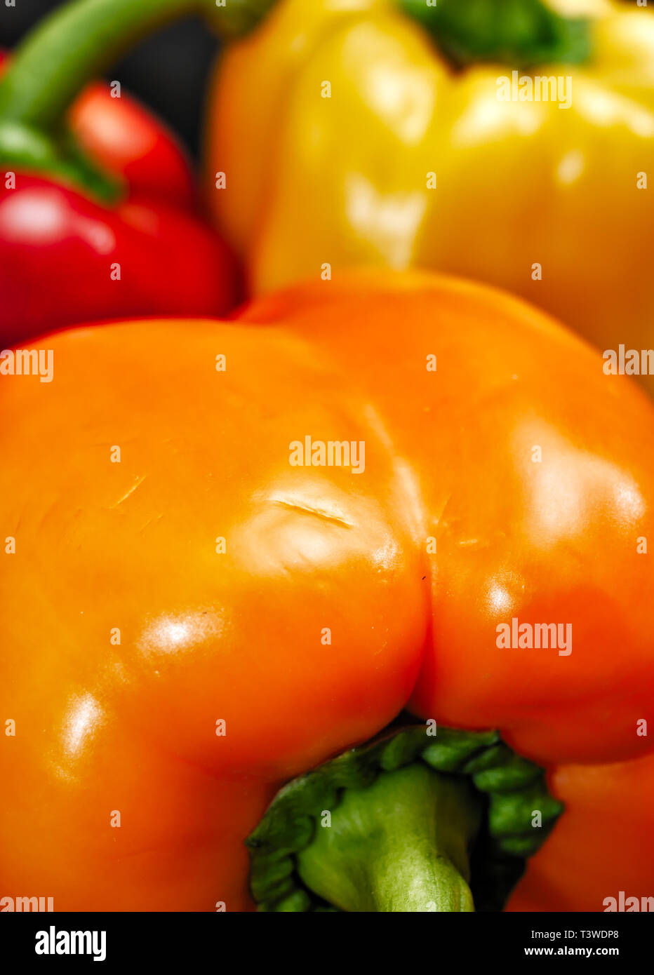 Group of shiny red peppers hi-res stock photography and images - Alamy