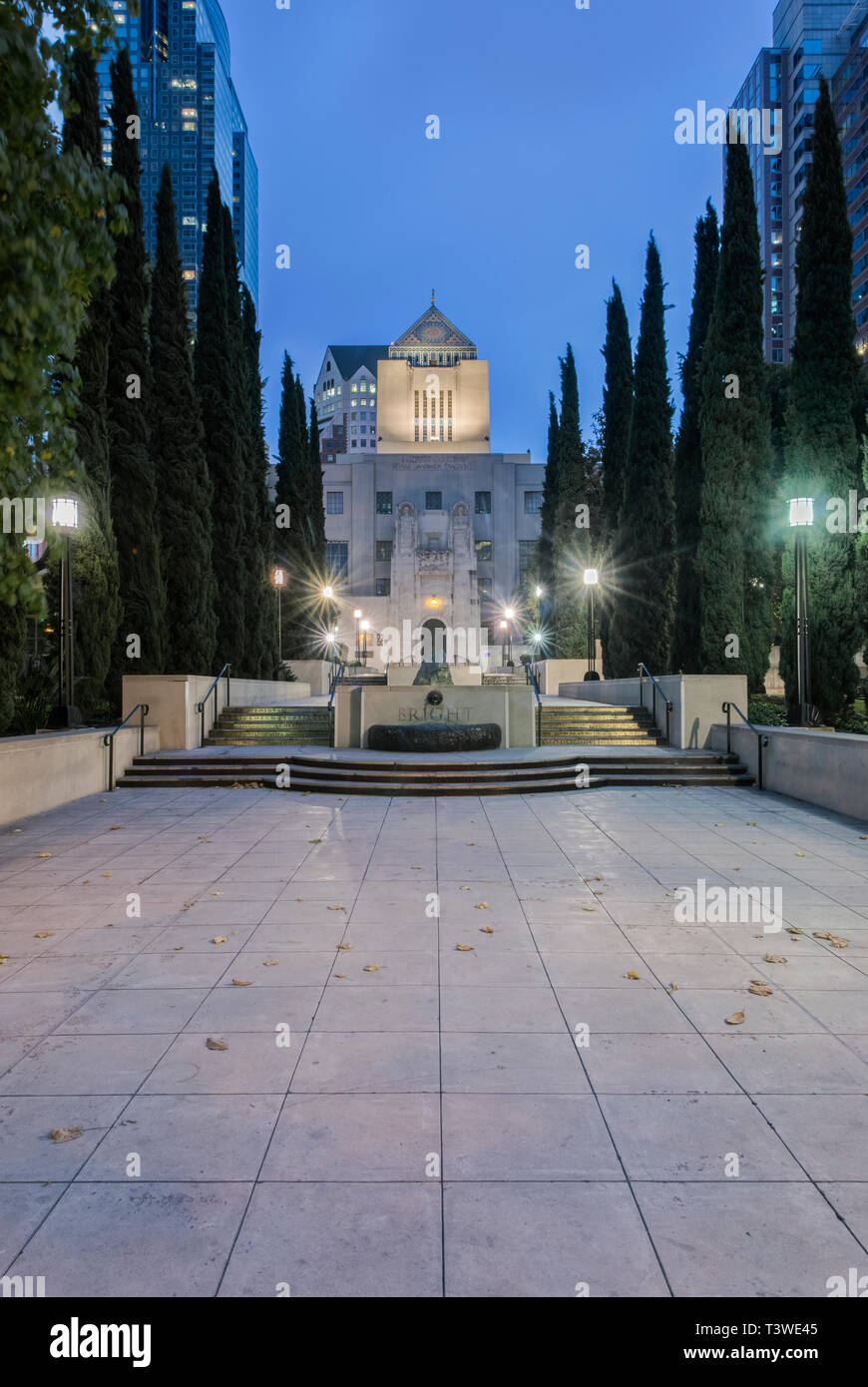 Los Angeles Public Library overlooking steps at dawn, Los Angeles ...