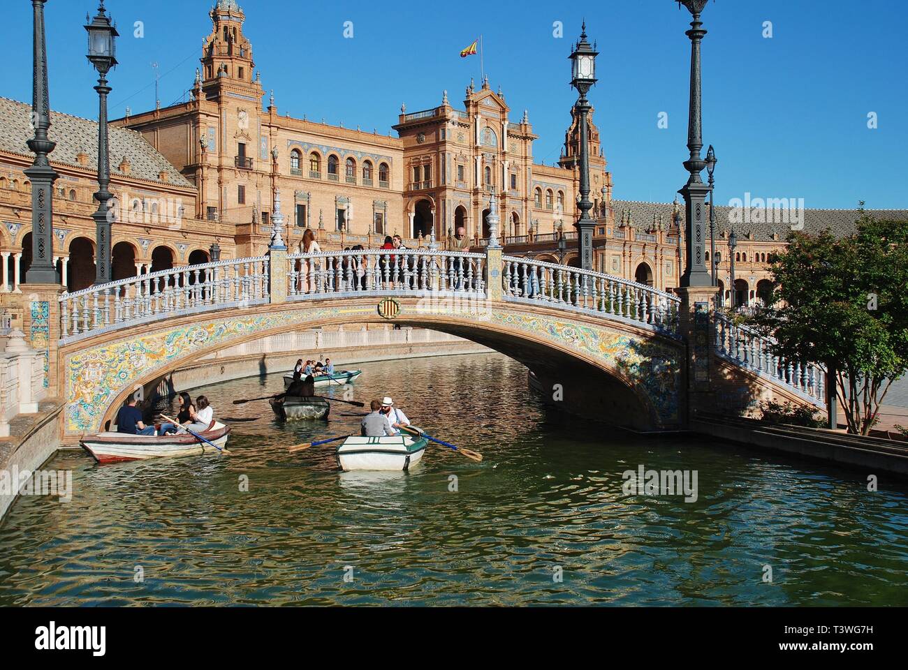 Moat row hi-res stock photography and images - Alamy