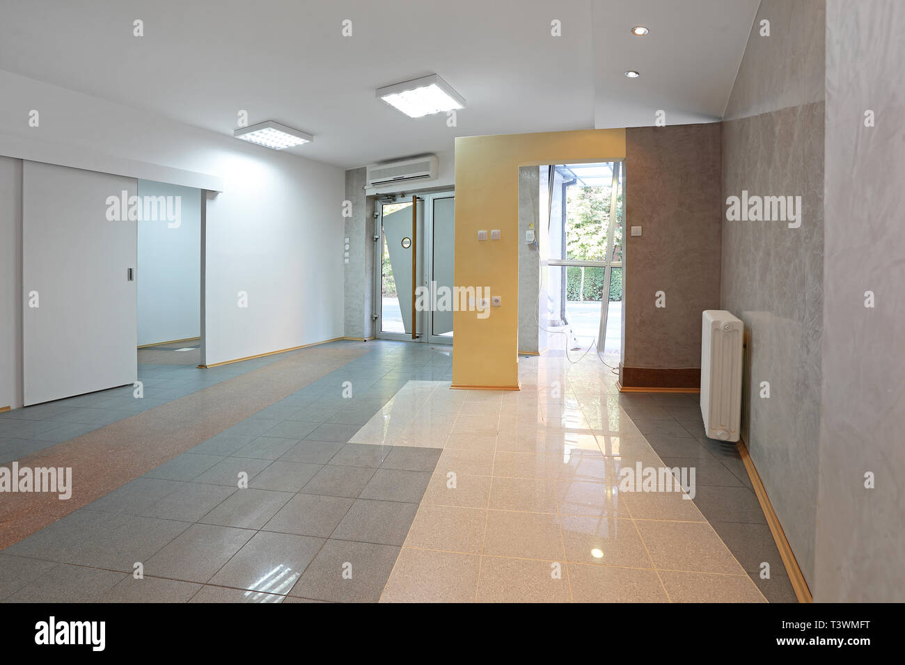 Empty Vacant Store Retail Space Interior Stock Photo - Alamy Empty Vacant Store Retail Space Interior Stock Photo - Alamy