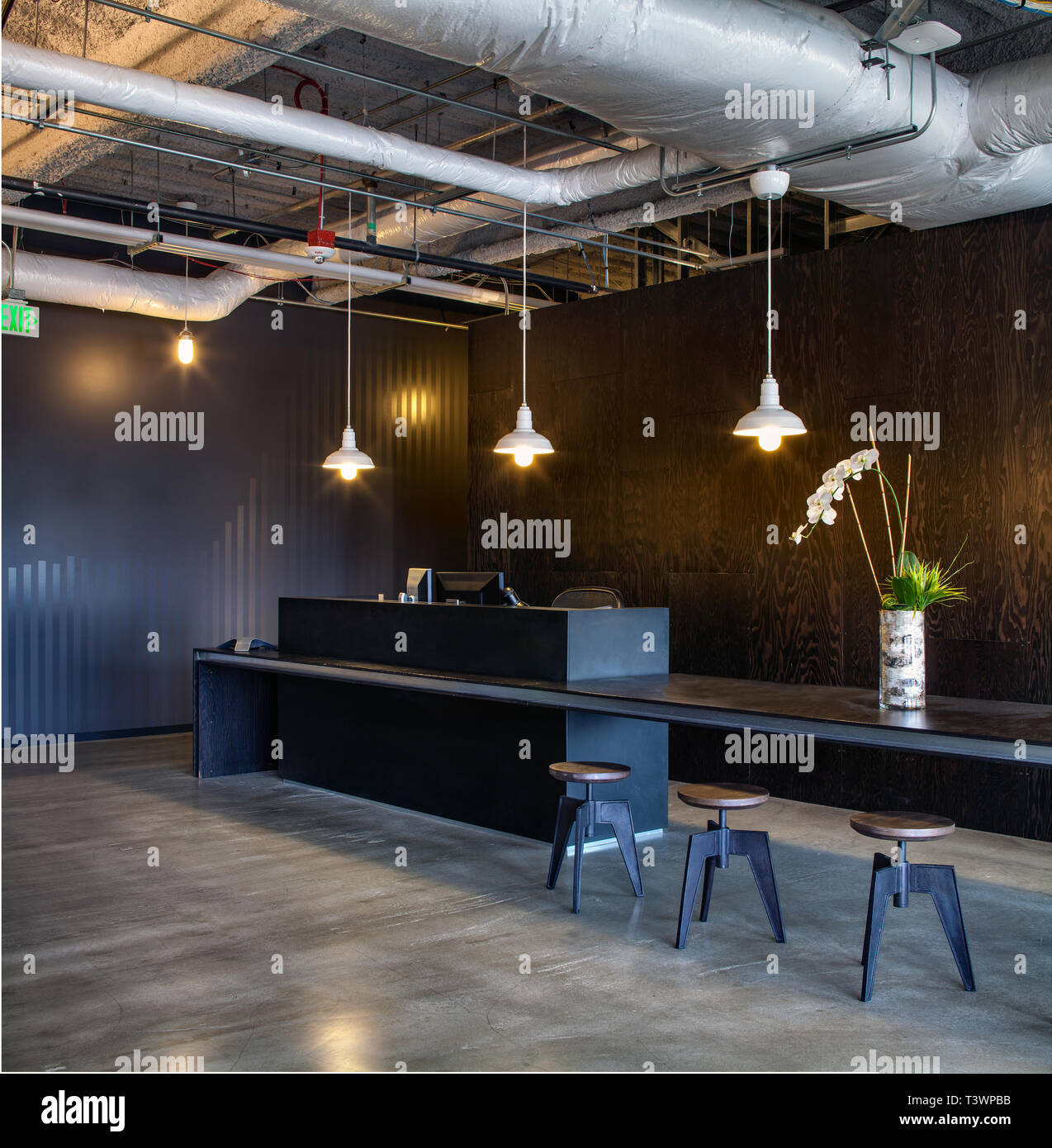 Contemporary office exposed ceiling hi-res stock photography and images ...