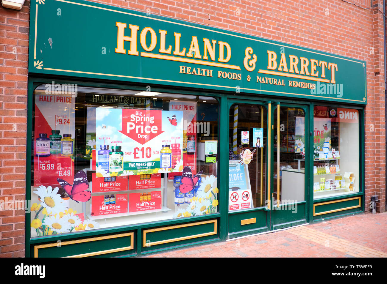Holland And Barrett A Health And Wellness Retailer, High Street, Rugby ...