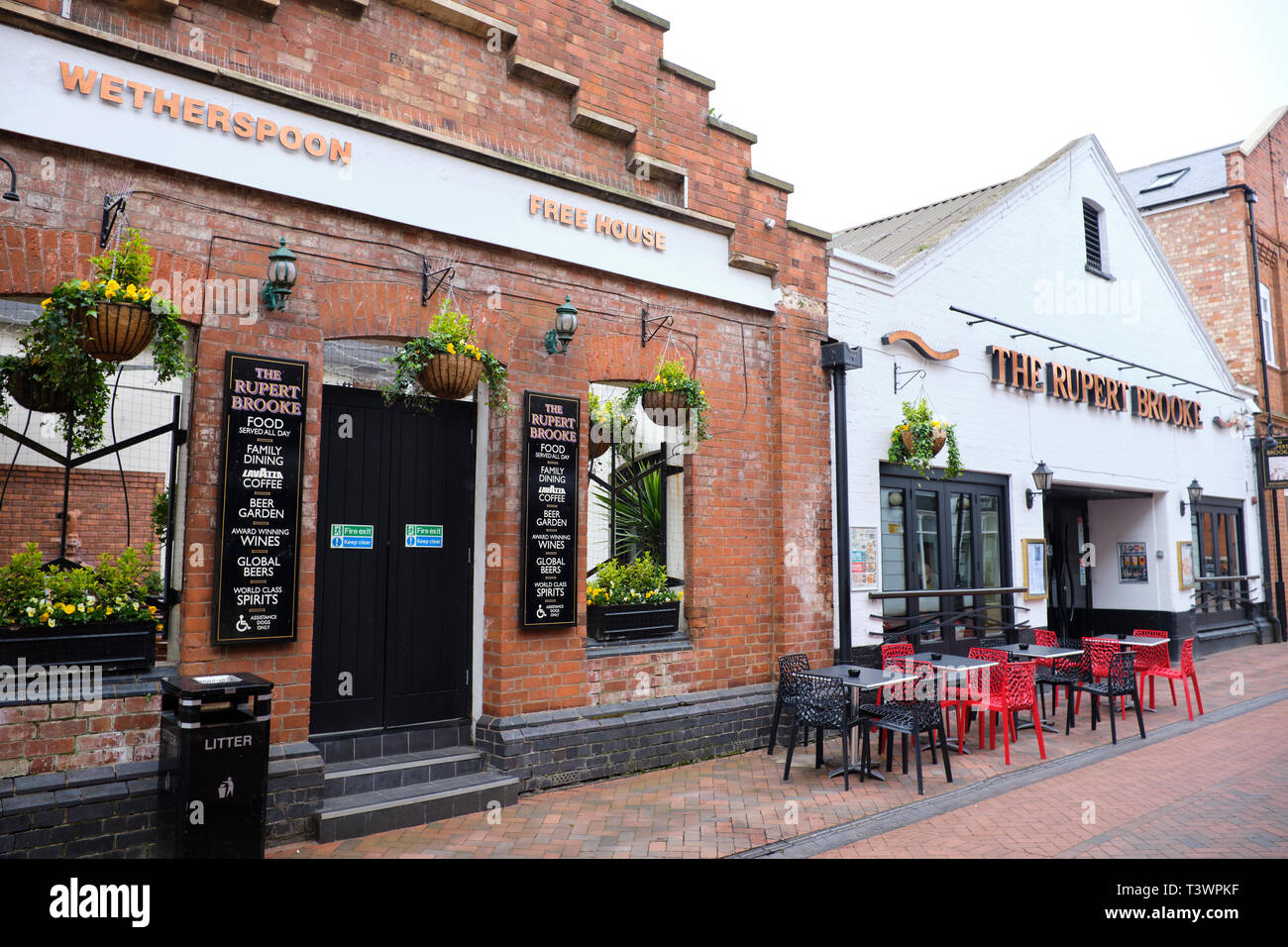 Rugby warwickshire town centre hi-res stock photography and images - Alamy