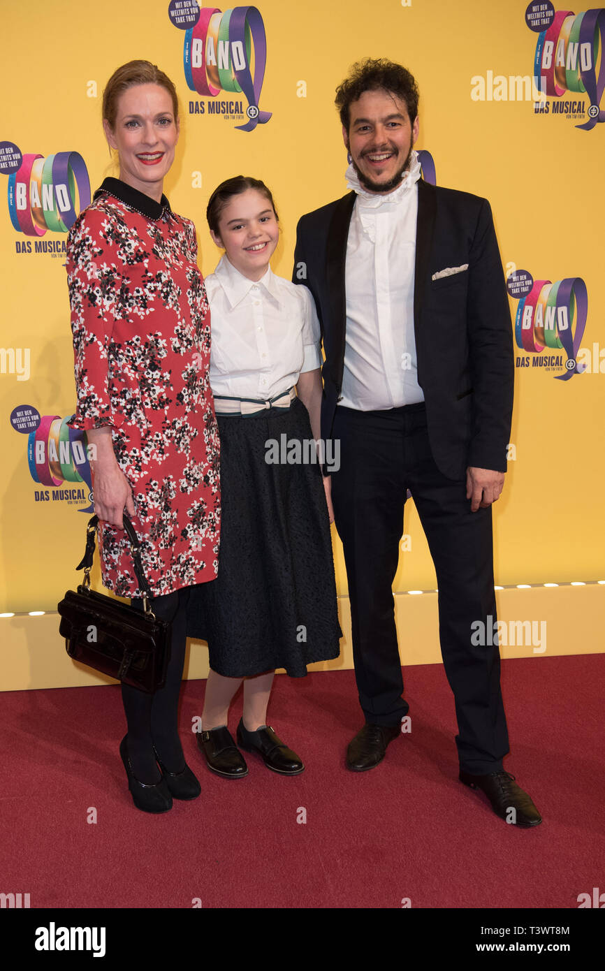 Berlin, Germany. 11th Apr, 2019. Actress Lisa Martinek (l-r), Mathilda ...