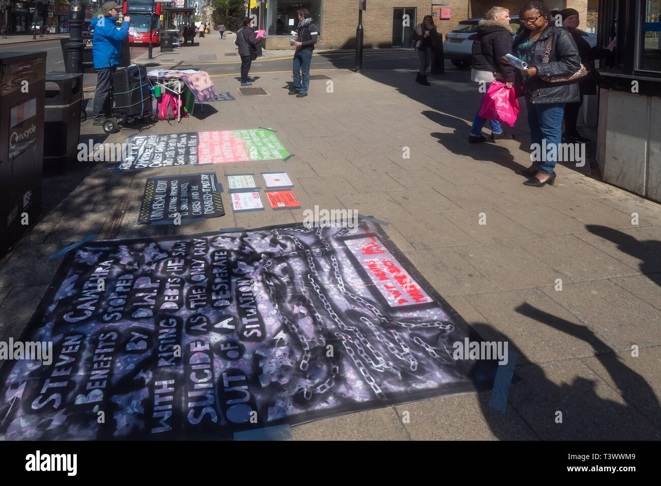 Benefits claimants hi-res stock photography and images - Alamy
