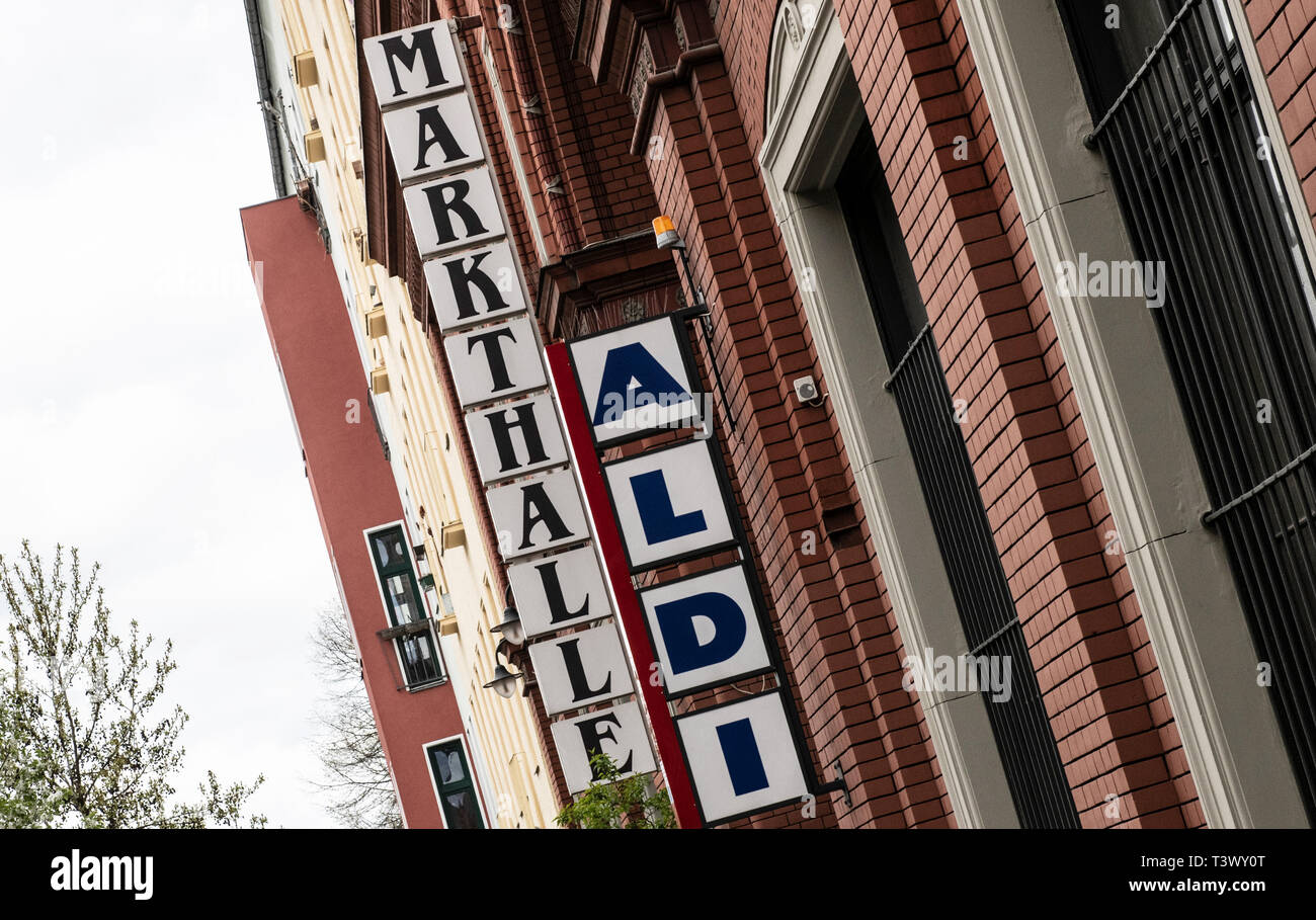 Berlin, Germany. 11th Apr, 2019. The lettering "Aldi" and "Markthalle ...