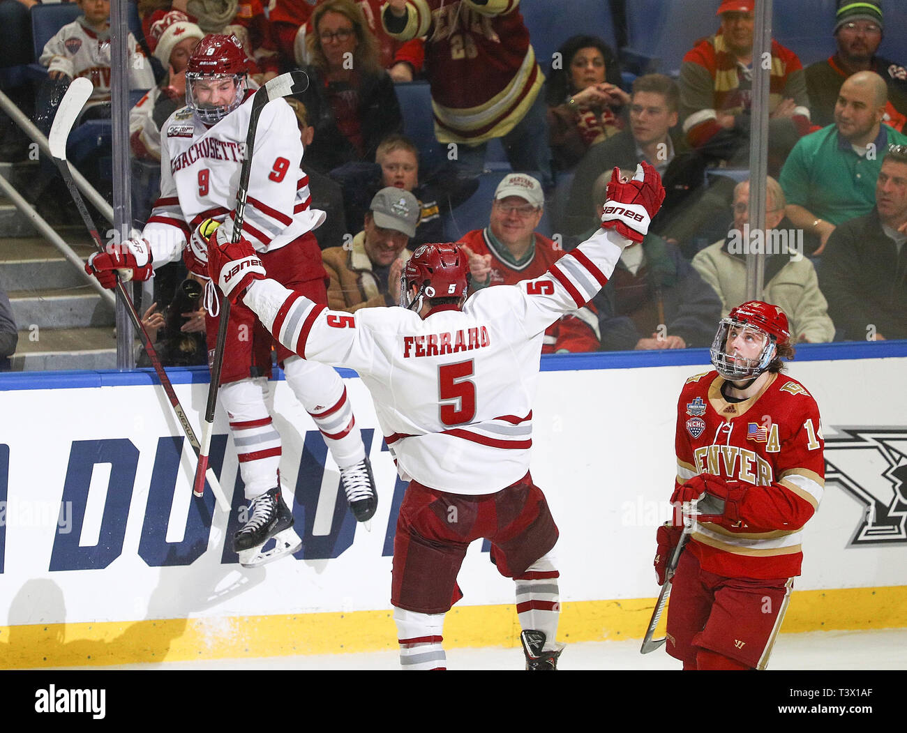 Umass hockey power hi-res stock photography and images - Alamy