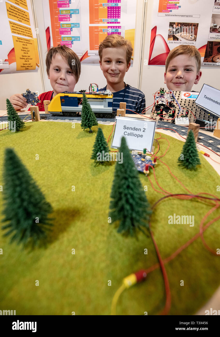 Dingolfing, Germany. 11th Apr, 2019. Kevin Häfner (l-r), Bastian ...