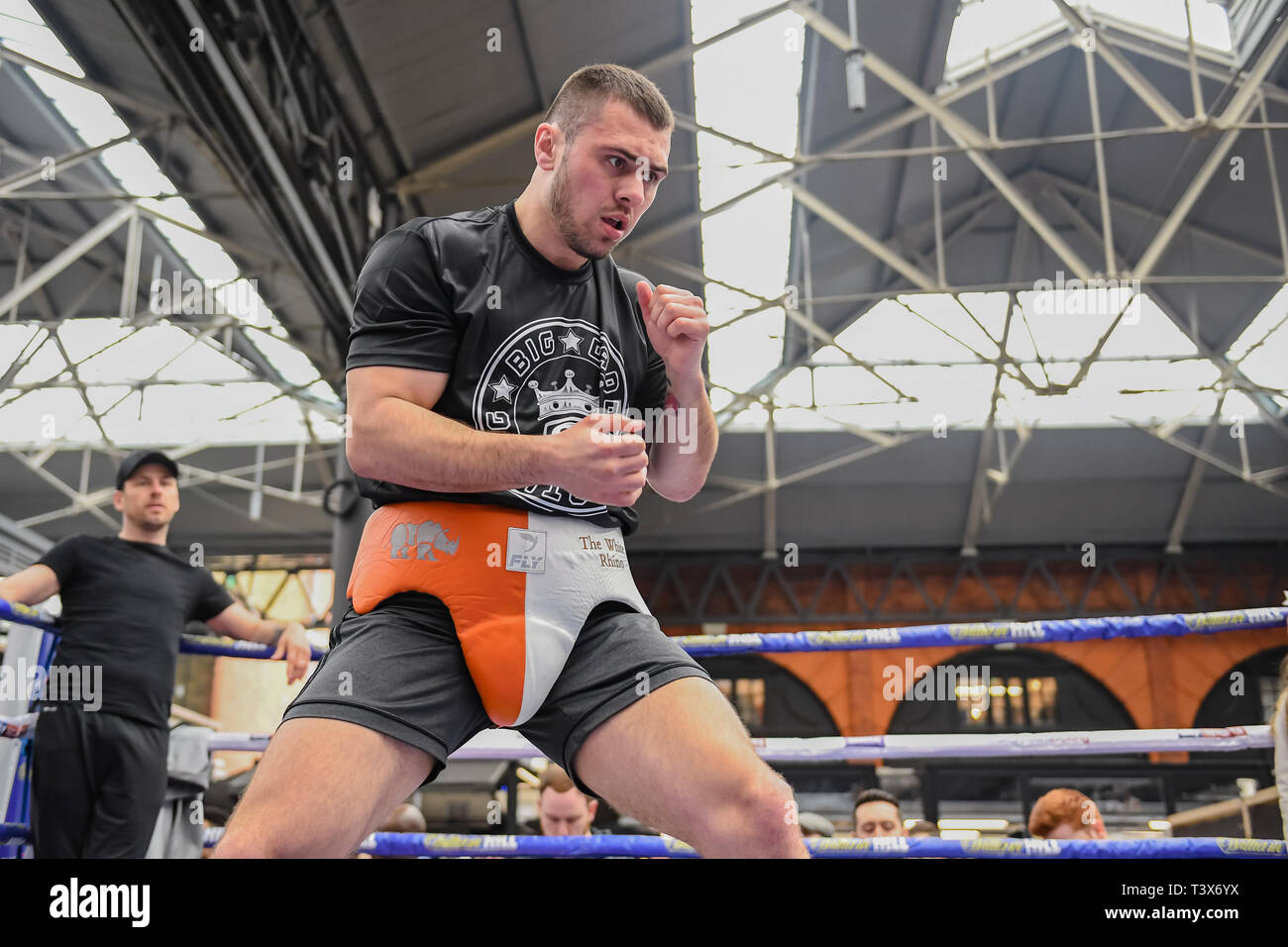 Dave allen boxer hi-res stock photography and images - Alamy