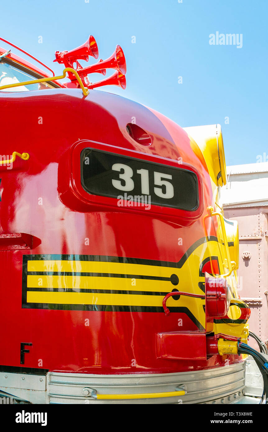 The Santa Fe Super Chief warbonnet vintage train locomotive at ...